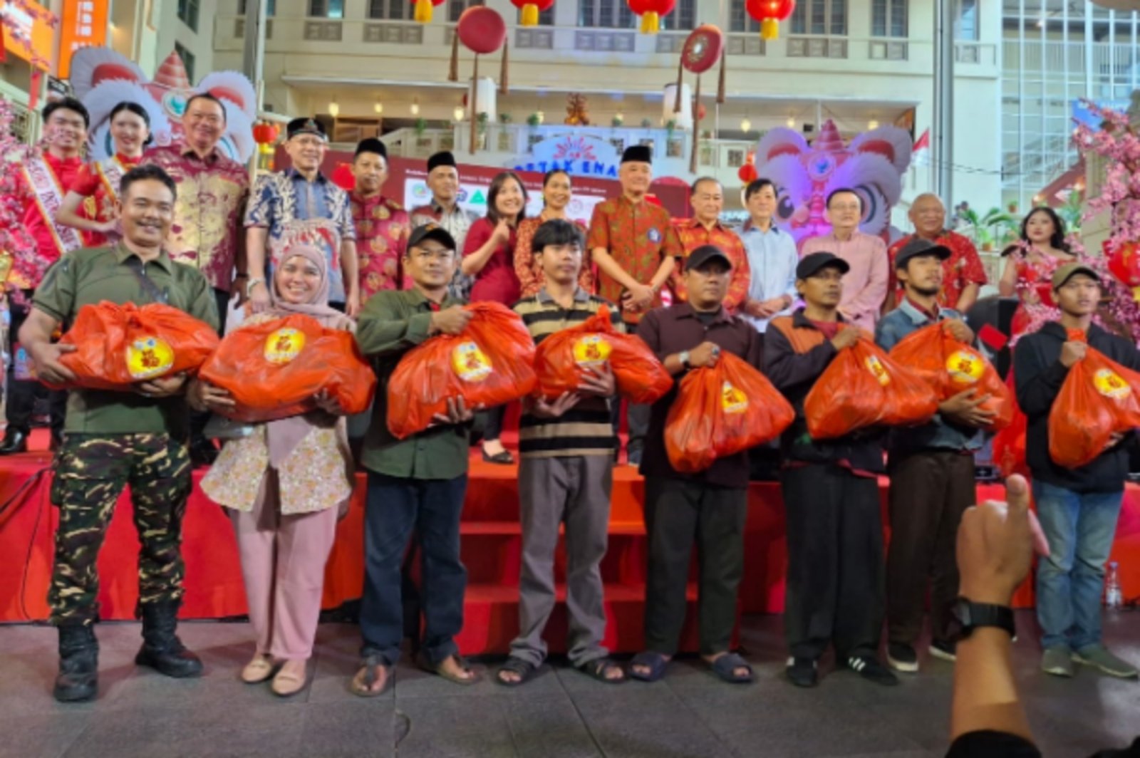 Hadirkan Tradisi Lou Sang dan Musik Tradisional Guzheng, Imlek Bersama ...